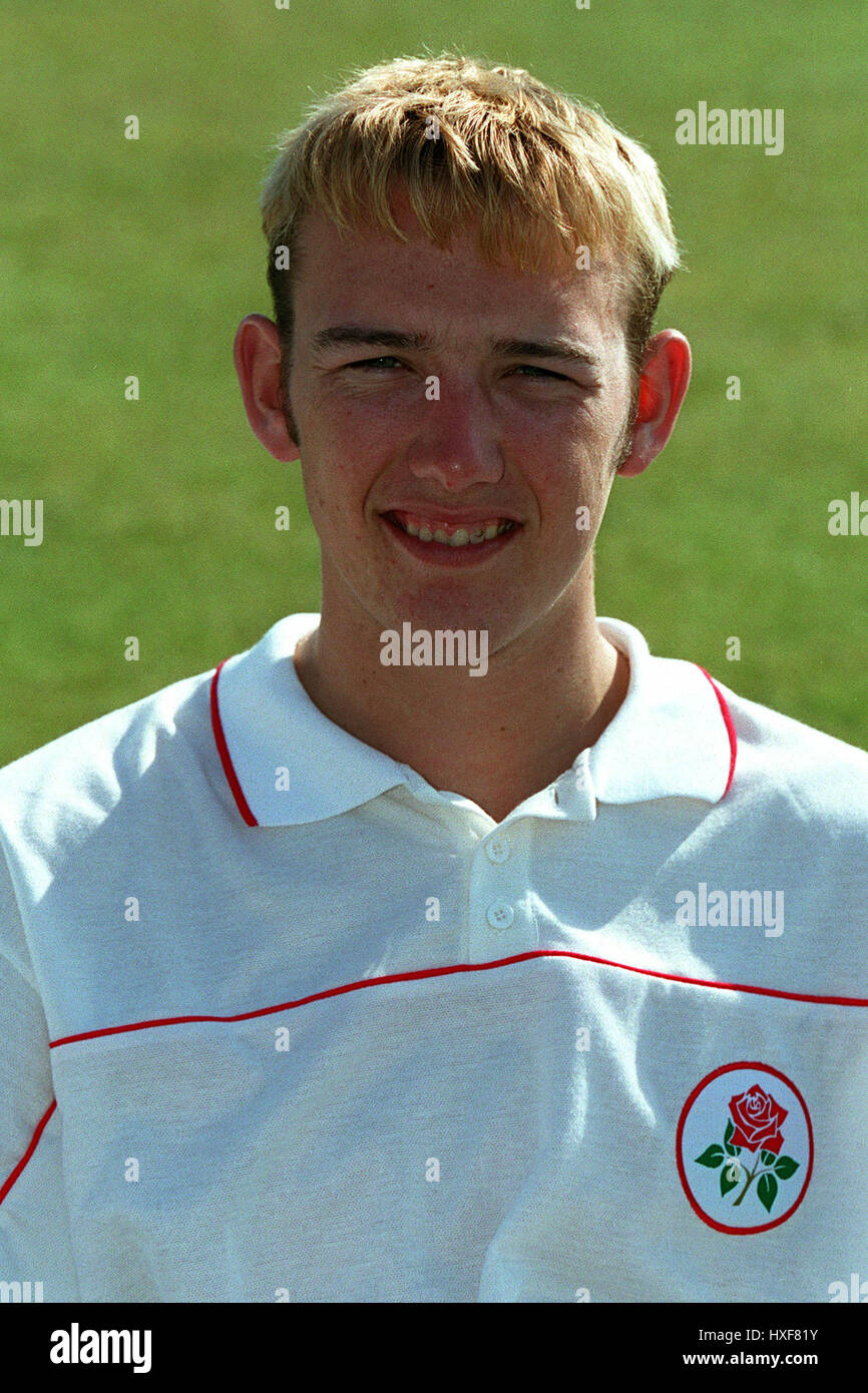 CHRIS SCHOFIELD LANCASHIRE CCC 05 April 2000 Stock Photo - Alamy
