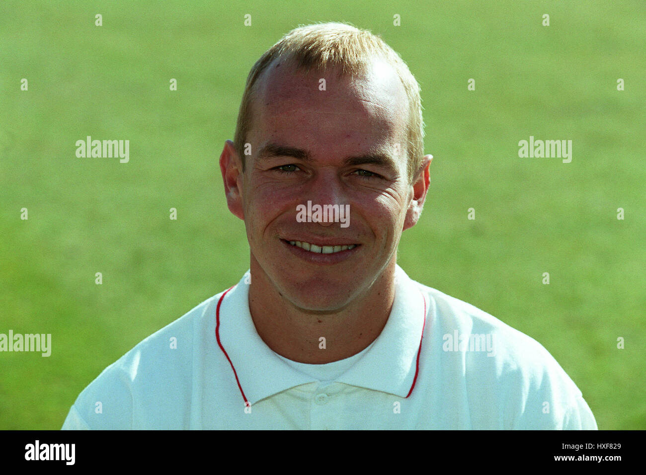 GRAHAM LLOYD LANCASHIRE CCC 05 April 2000 Stock Photo - Alamy
