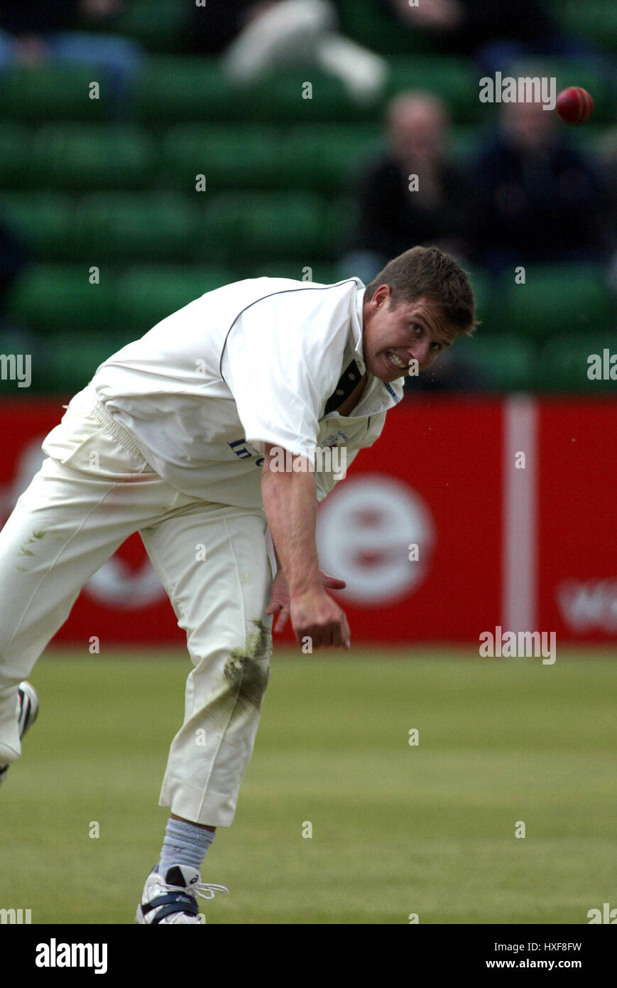 Gloucestershire cricket 2002 hi-res stock photography and images - Alamy