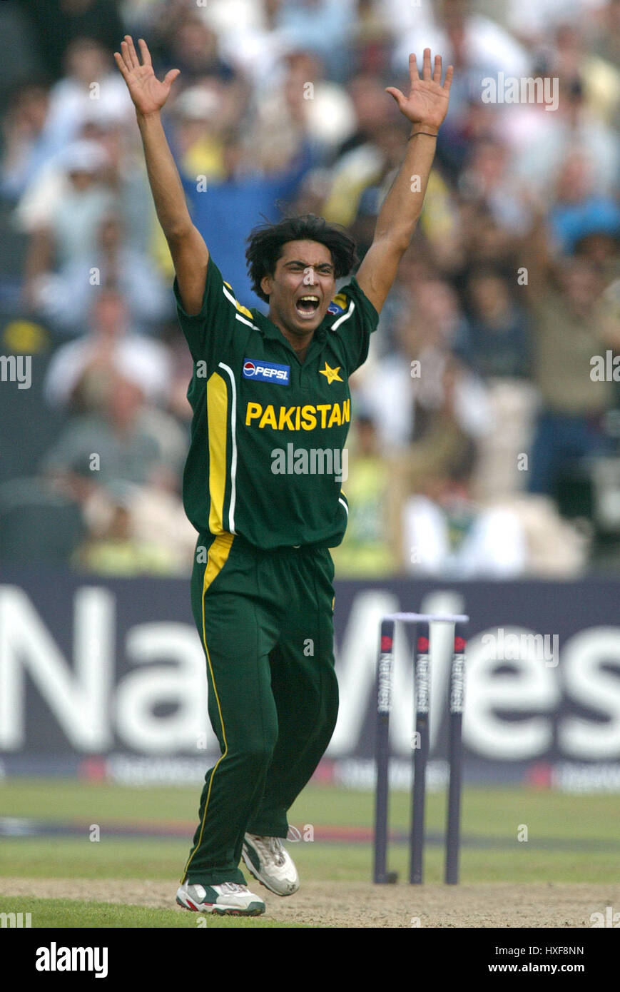 MOHAMMAD SAMI PAKISTAN OLD TRAFFORD MANCHESTER ENGLAND 17 June 2003 ...
