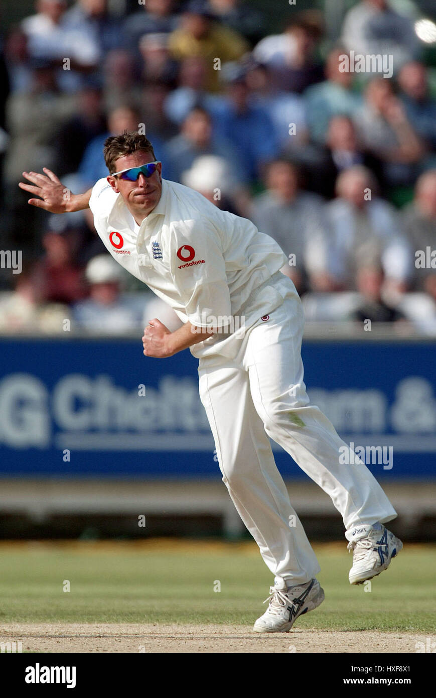 ASHLEY GILES ENGLAND & WARWICKSHIRE CCC THE RIVERSIDE CHESTER LE STREET ...