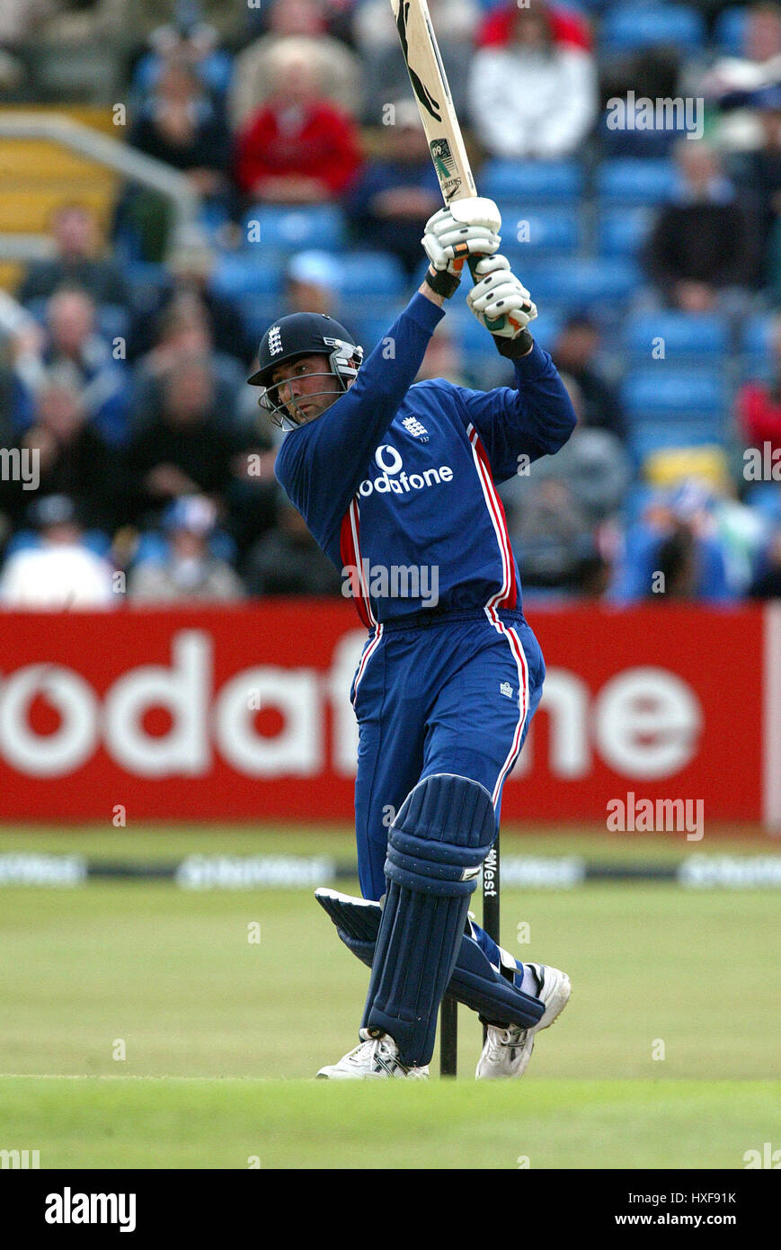 RONNIE IRANI ENGLAND & ESSEX CCC HEADINGLEY LEEDS ENGLAND 02 July 2002 ...