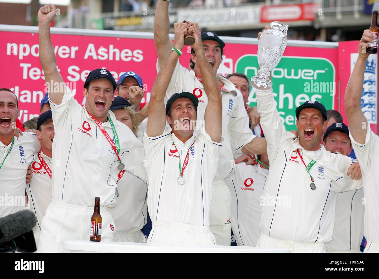 ENGLAND WIN THE ASHES ENGLAND V AUSTRALIA THE ASHES THE BRIT OVAL ...