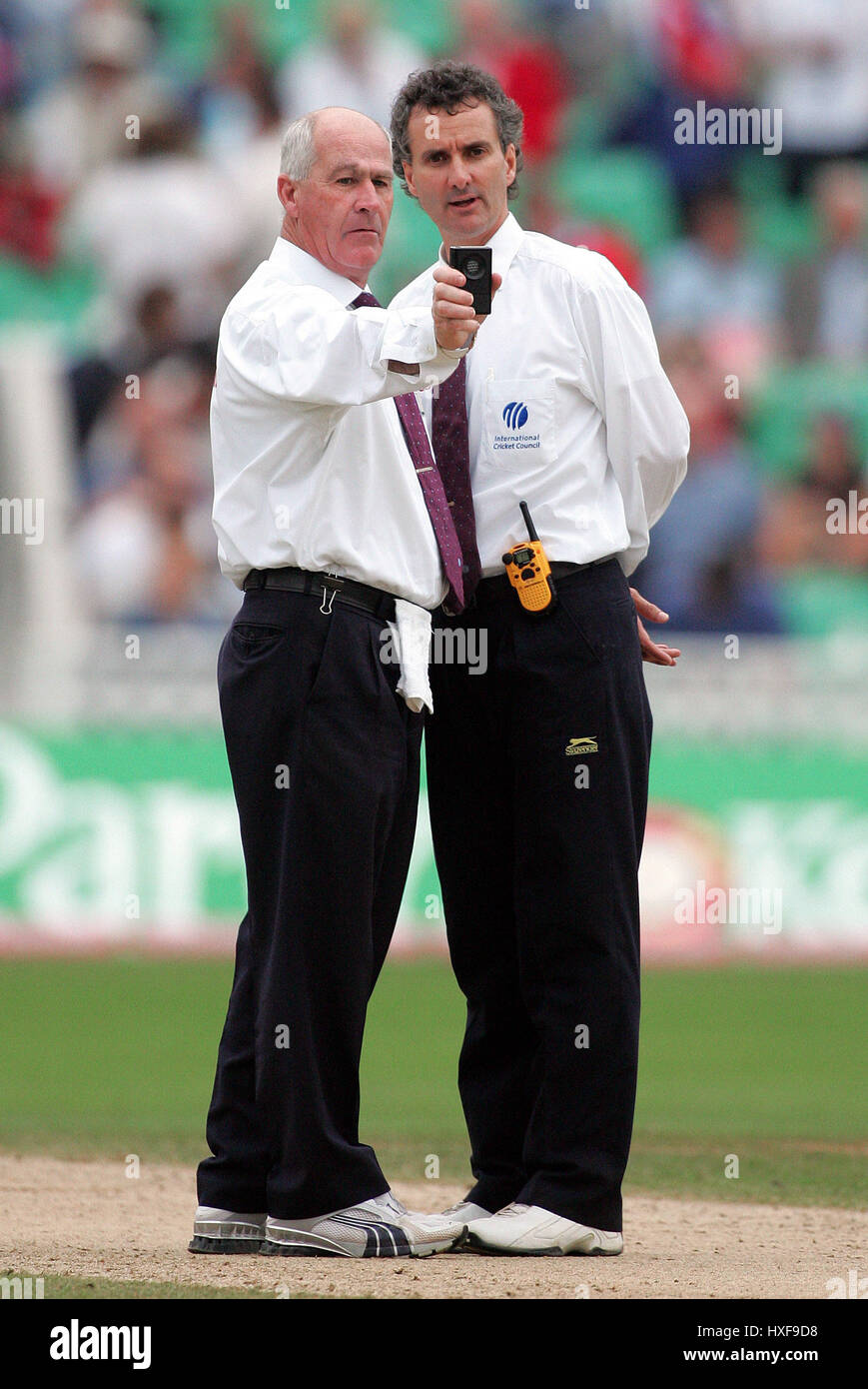 BILLY BOWDEN & STEVE BUCKNOR CRICKET UMPIRES THE BRIT OVAL LONDON 11 ...