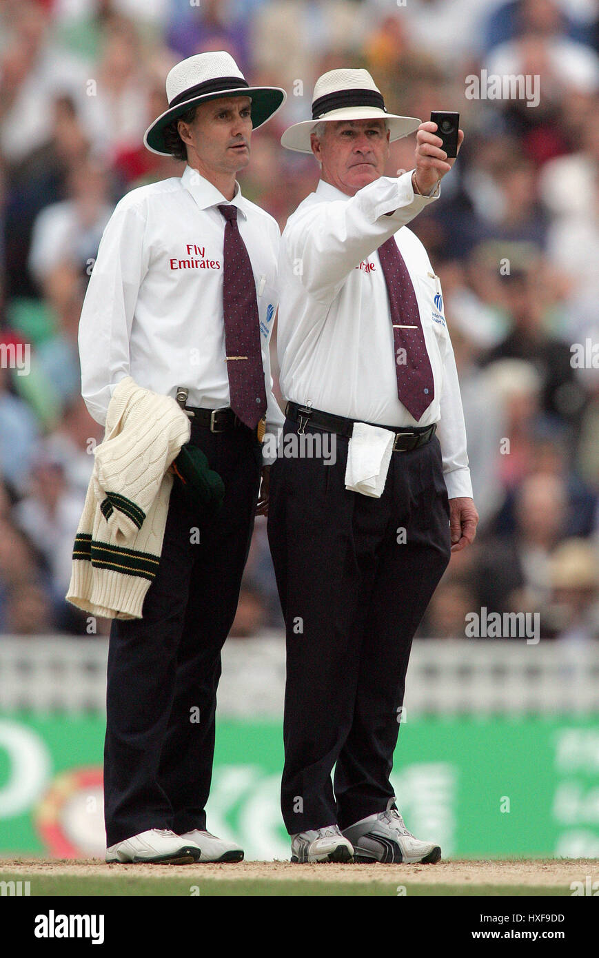 BILLY BOWDEN & STEVE BUCKNOR CRICKET UMPIRES THE BRIT OVAL LONDON 11 ...