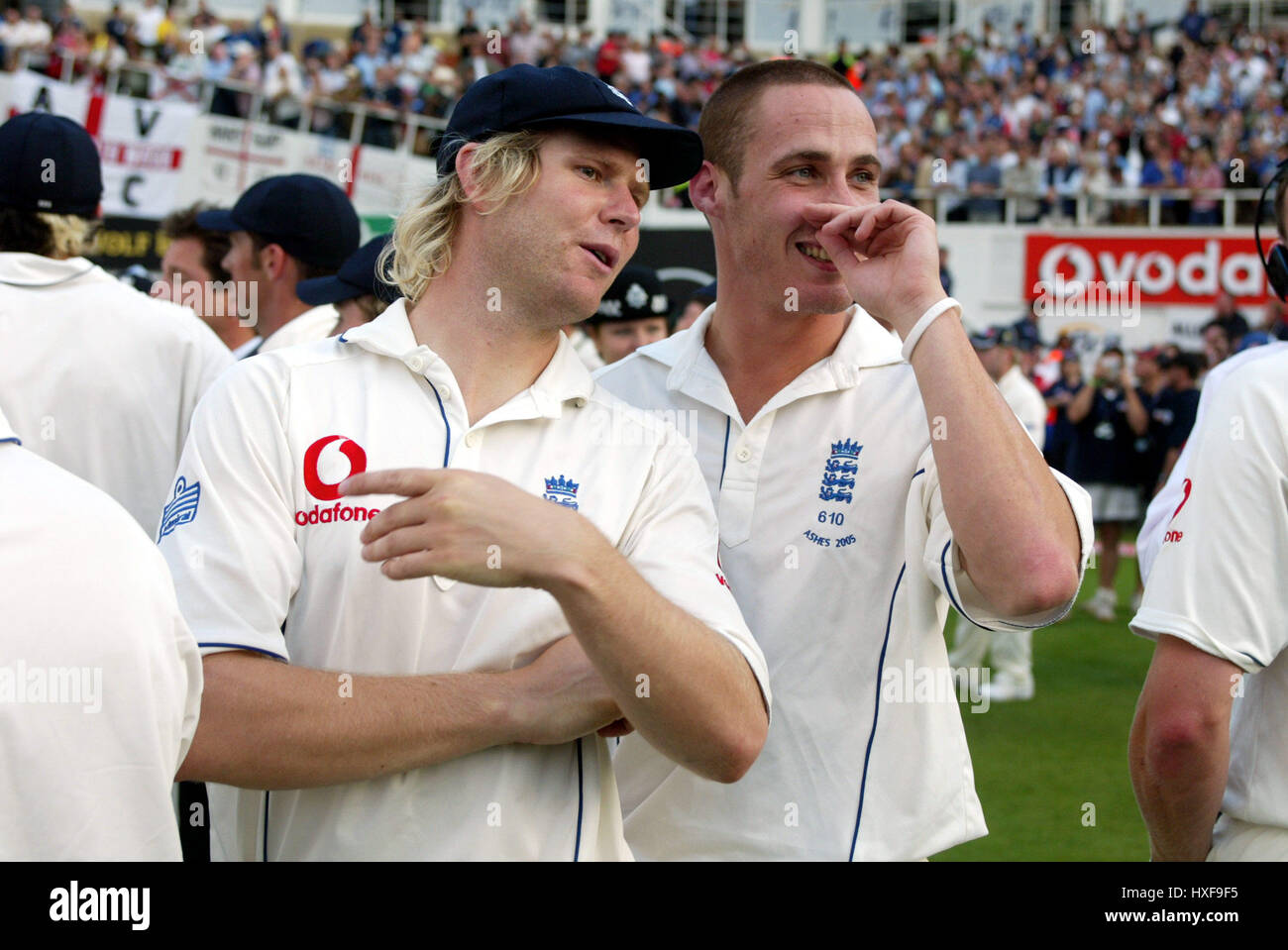 MATTHEW HOGGARD & SIMON JONES ENGLAND V AUSTRALIA THE BRIT OVAL LONDON ...