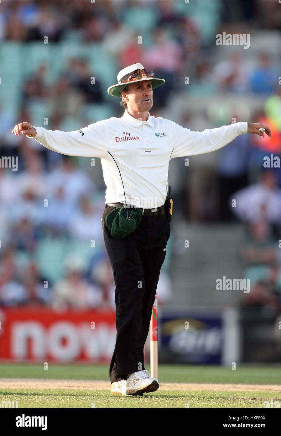 BILLY BOWDEN CRICKET UMPIRE THE BRIT OVAL LONDON ENGLAND 20 August 2009 ...