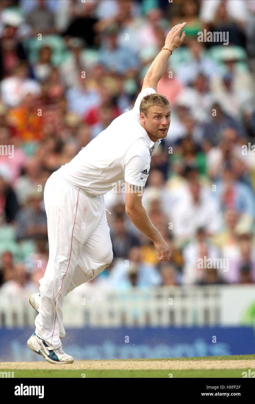 Andrew flintoff ashes bowling hi-res stock photography and images - Alamy