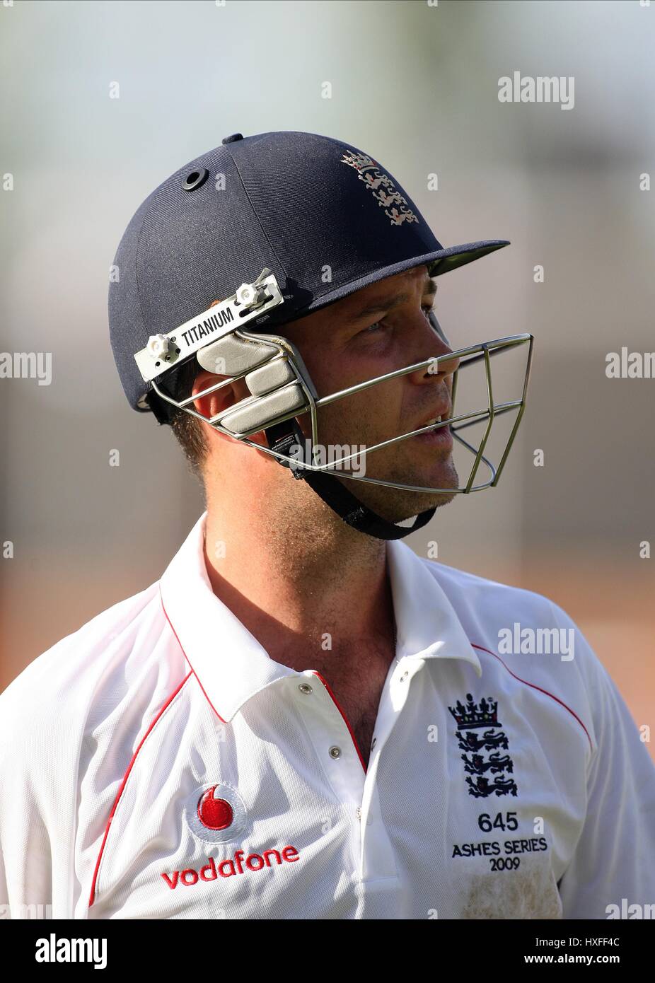 JONATHAN TROTT ENGLAND & WARWICKSHIRE CCC THE BRIT OVAL LONDON ENGLAND ...