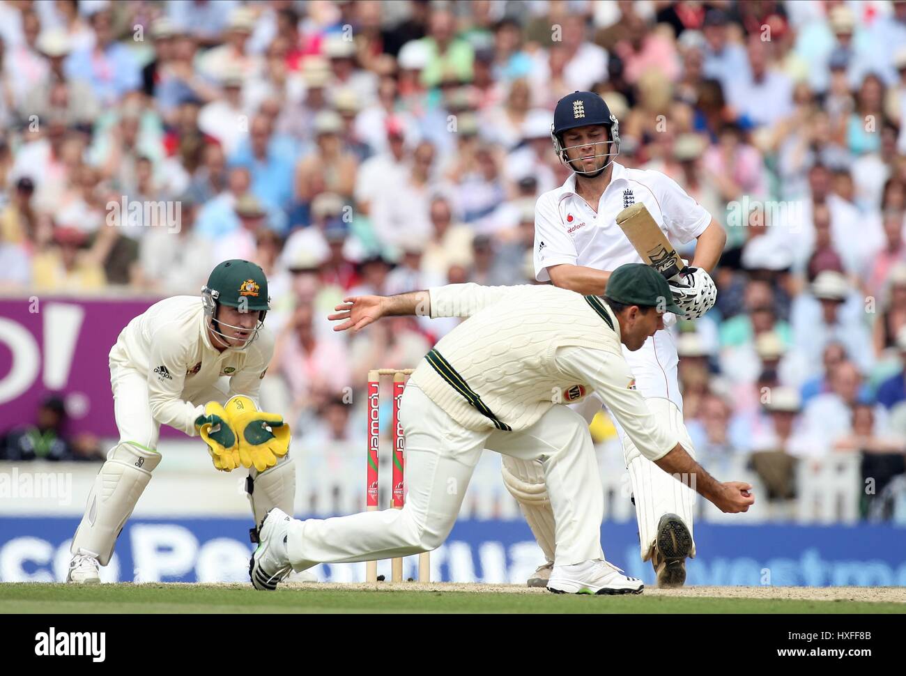 JONATHAN TROTT & RICKY PONTING ENGLAND V AUSTRALIA THE BRIT OVAL LONDON ...