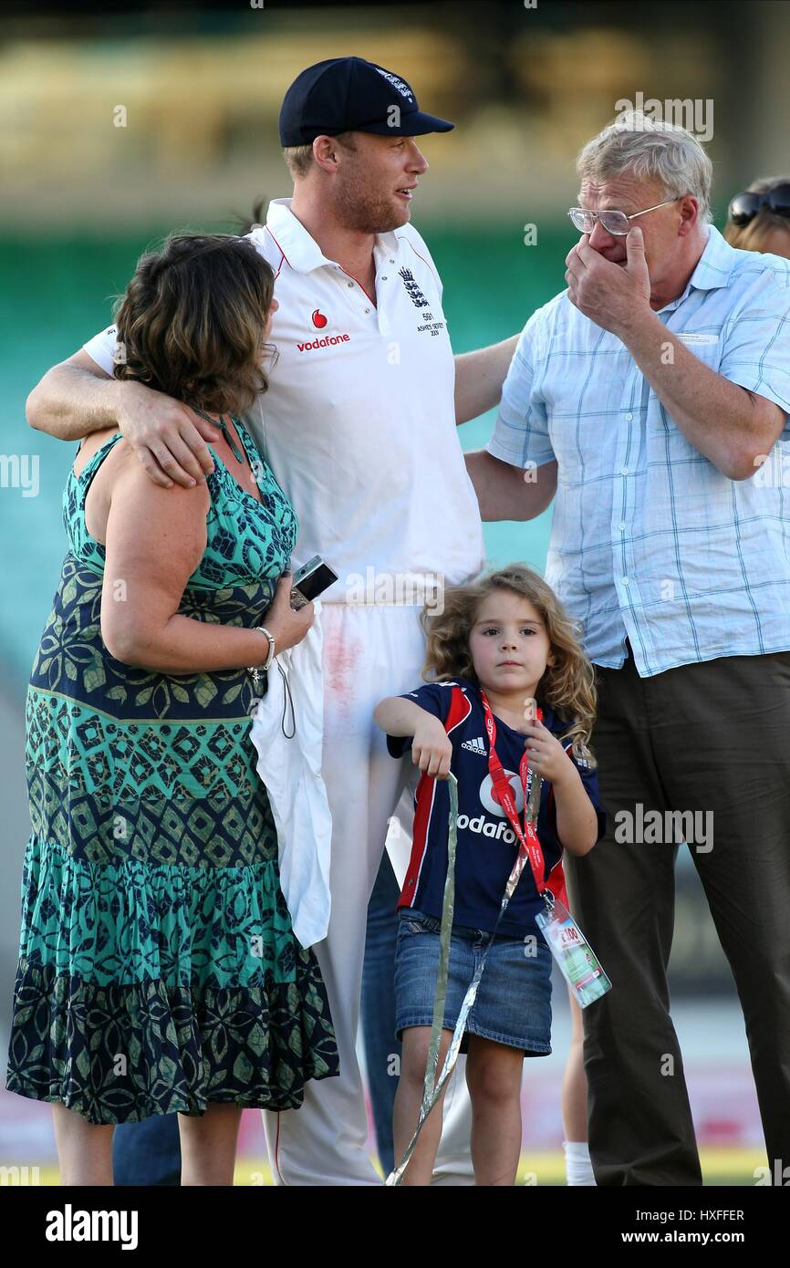 COLIN SUSAN ANDREW FLINTOFF ENGLAND V AUSTRALIA THE BRIT OVAL LONDON ...