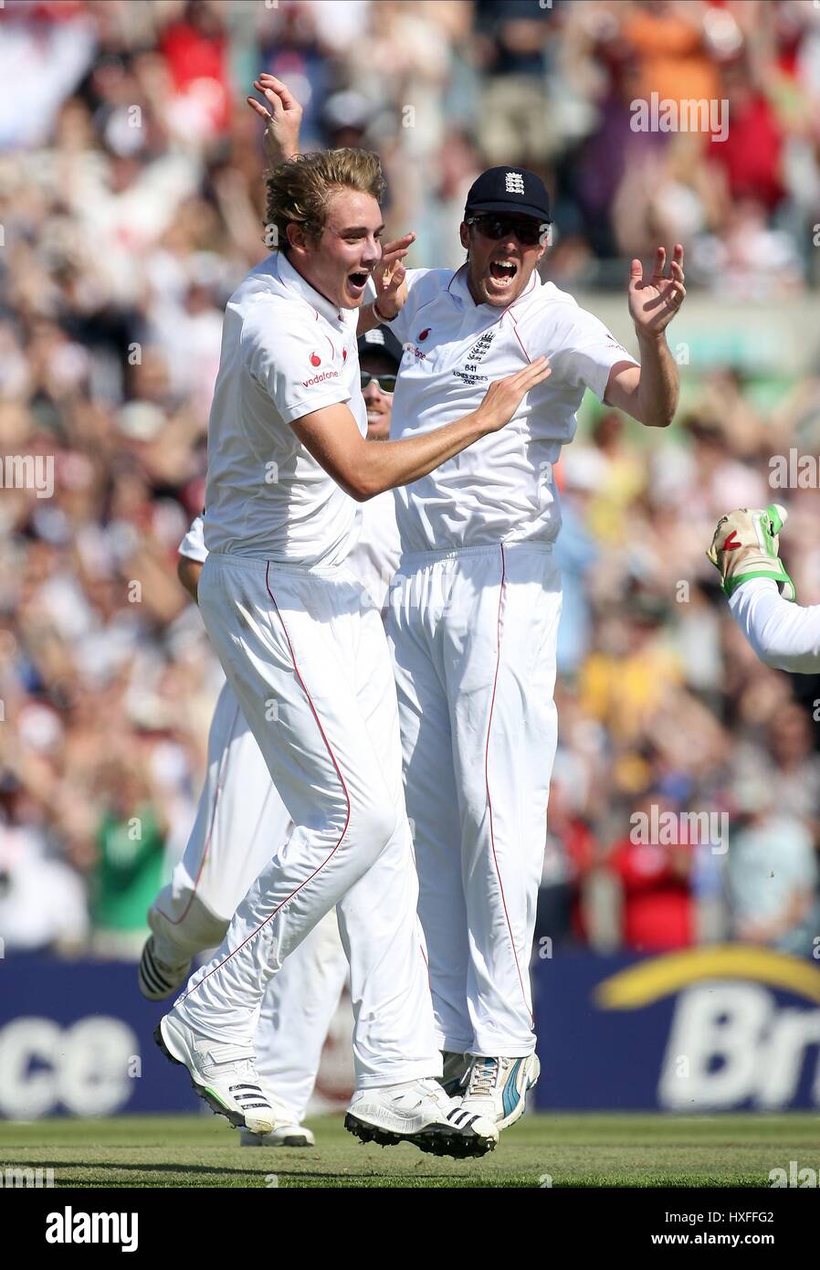 STUART BROAD & MATT PRIOR ENGLAND V AUSTRALIA THE BRIT OVAL LONDON ...