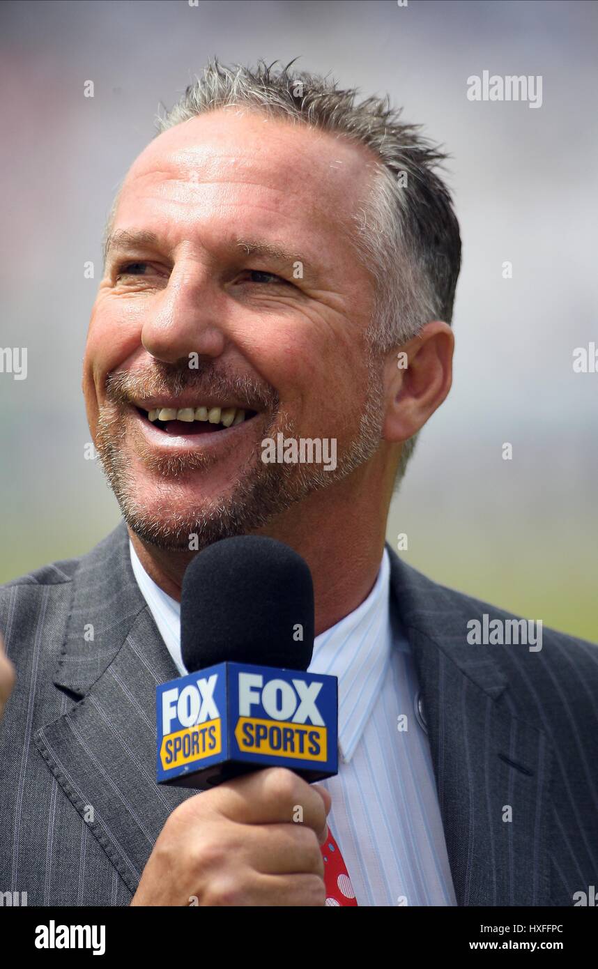 Ian botham cricket hi-res stock photography and images - Alamy