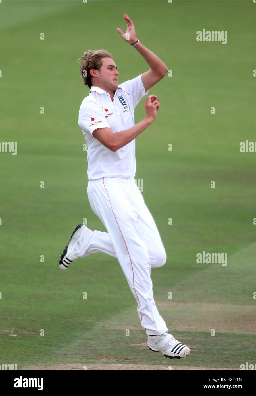 Stuart broad england cricket hi-res stock photography and images - Alamy