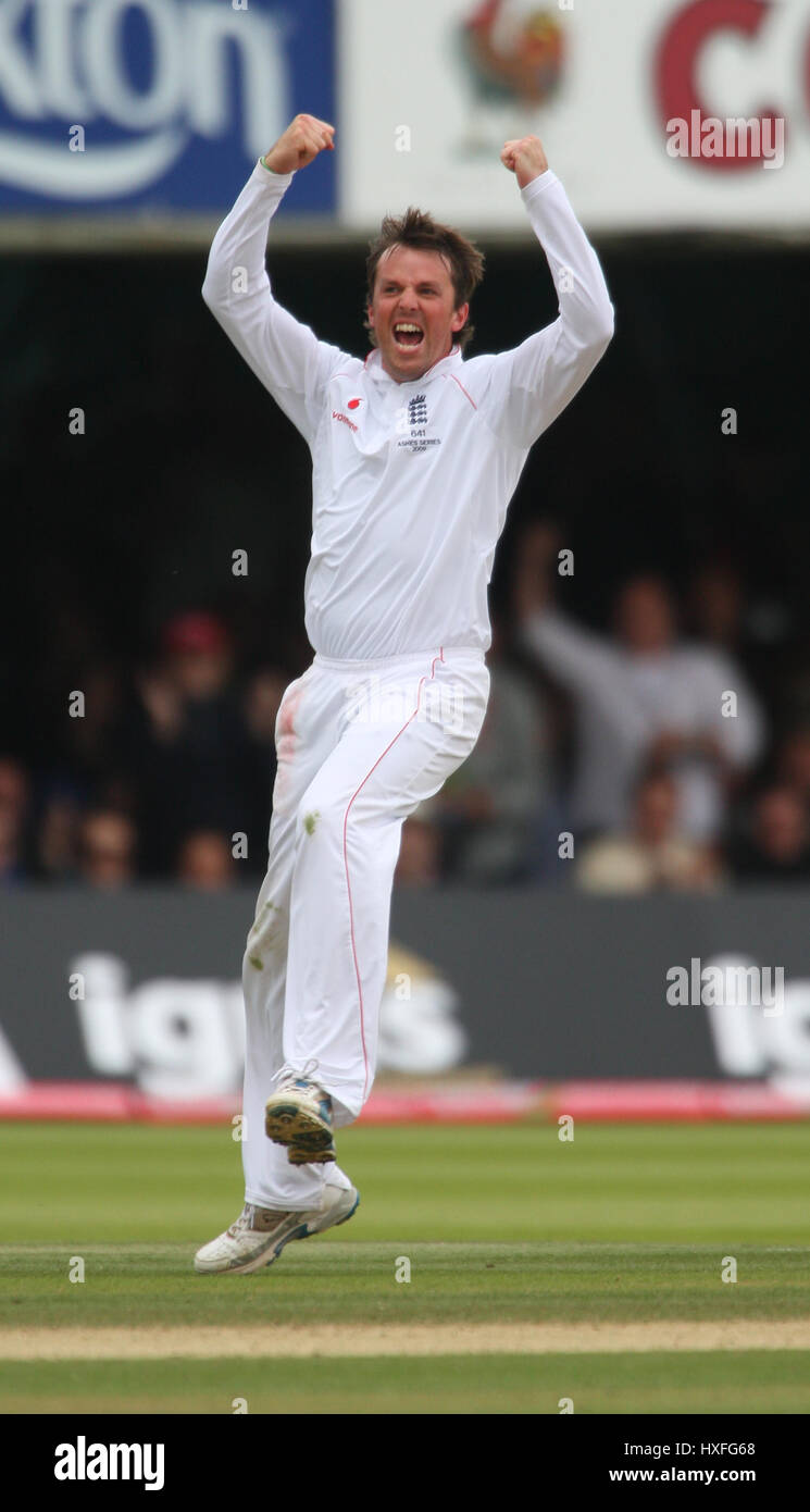 GRAEME SWANN CELEBRATES ENGLAND V AUSTRALIA LORDS LONDON ENGLAND 19 ...