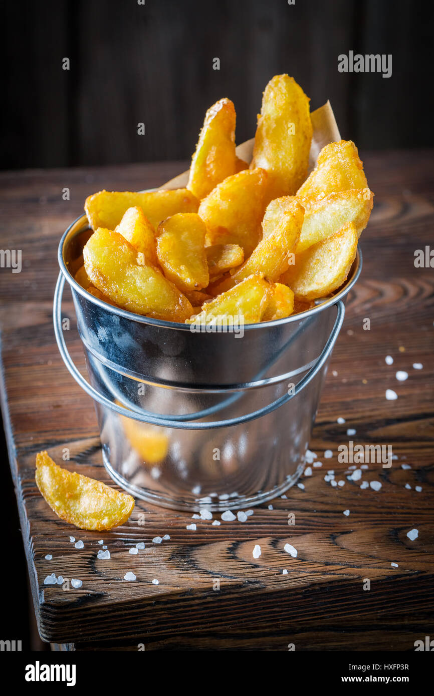 Potato chips bucket hi-res stock photography and images - Alamy