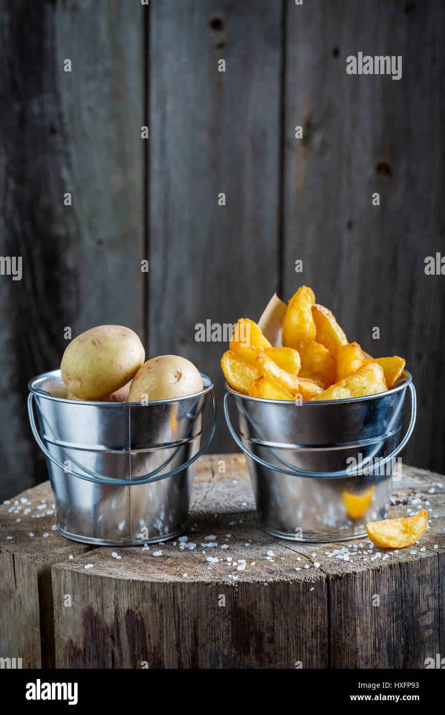 Potato chips bucket hi-res stock photography and images - Alamy
