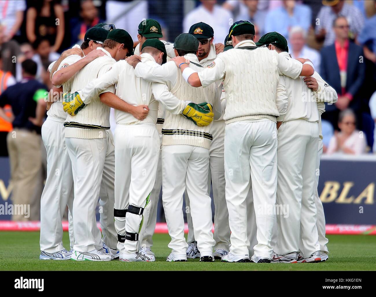 Cricket team huddle hi-res stock photography and images - Alamy