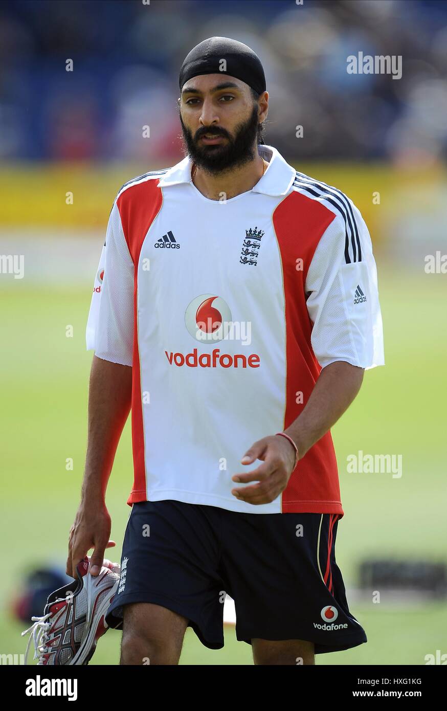 MONTY PANESAR ENGLAND CARDIFF SWALEC STADIUM SOPHIA GARDENS WALES 08 ...