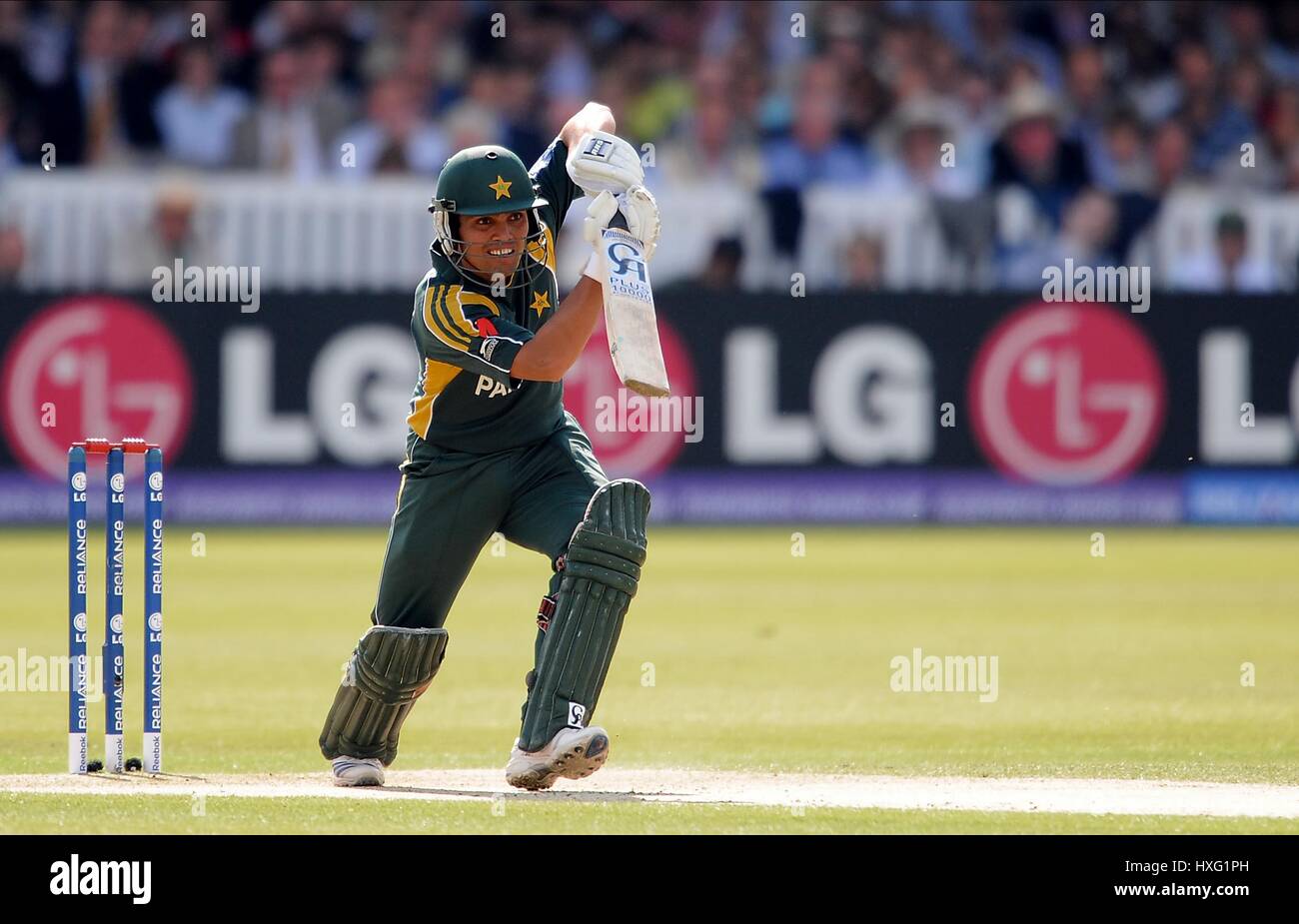 KAMRAN AKMAL PAKISTAN LORDS LONDON ENGLAND 21 June 2009 Stock Photo - Alamy