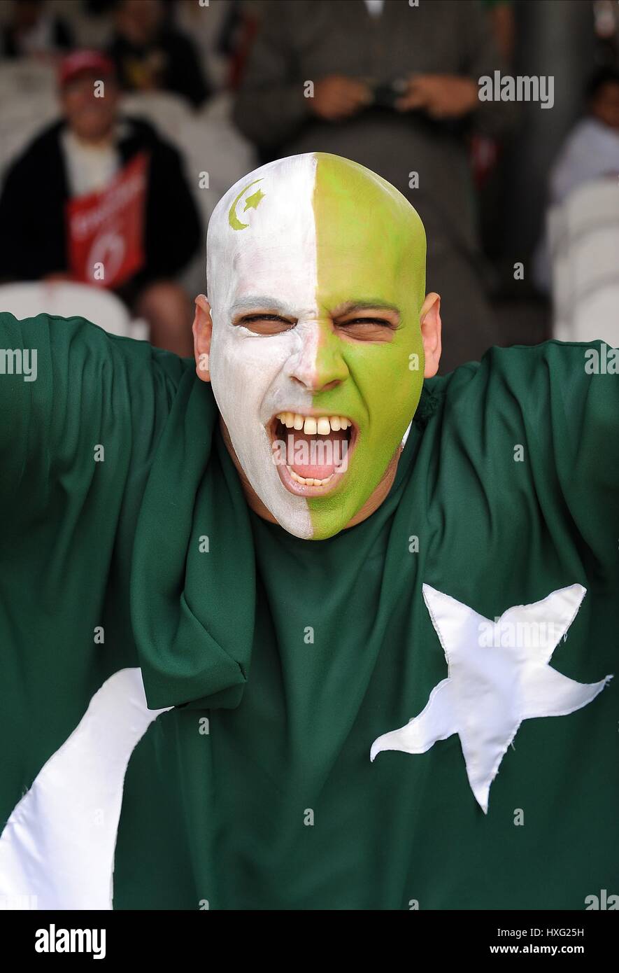 PAKISTAN FAN PAKISTAN V SRI LANKA LORDS LONDON ENGLAND 21 June 2009 ...