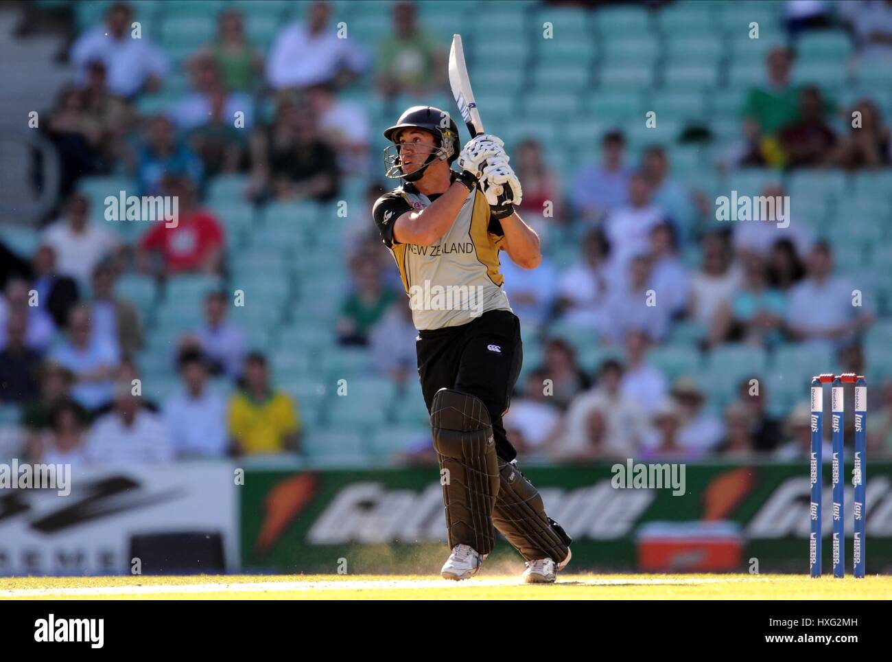 Ross taylor cricket hi-res stock photography and images - Alamy