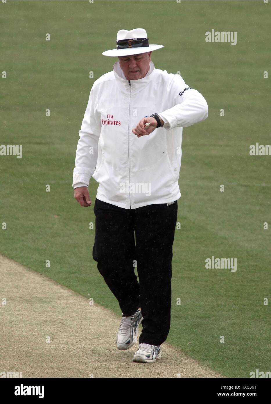 STEVE DAVIS TEST MATCH UMPIRE THE RIVERSIDE CHESTER-LE-STREET ENGLAND ...