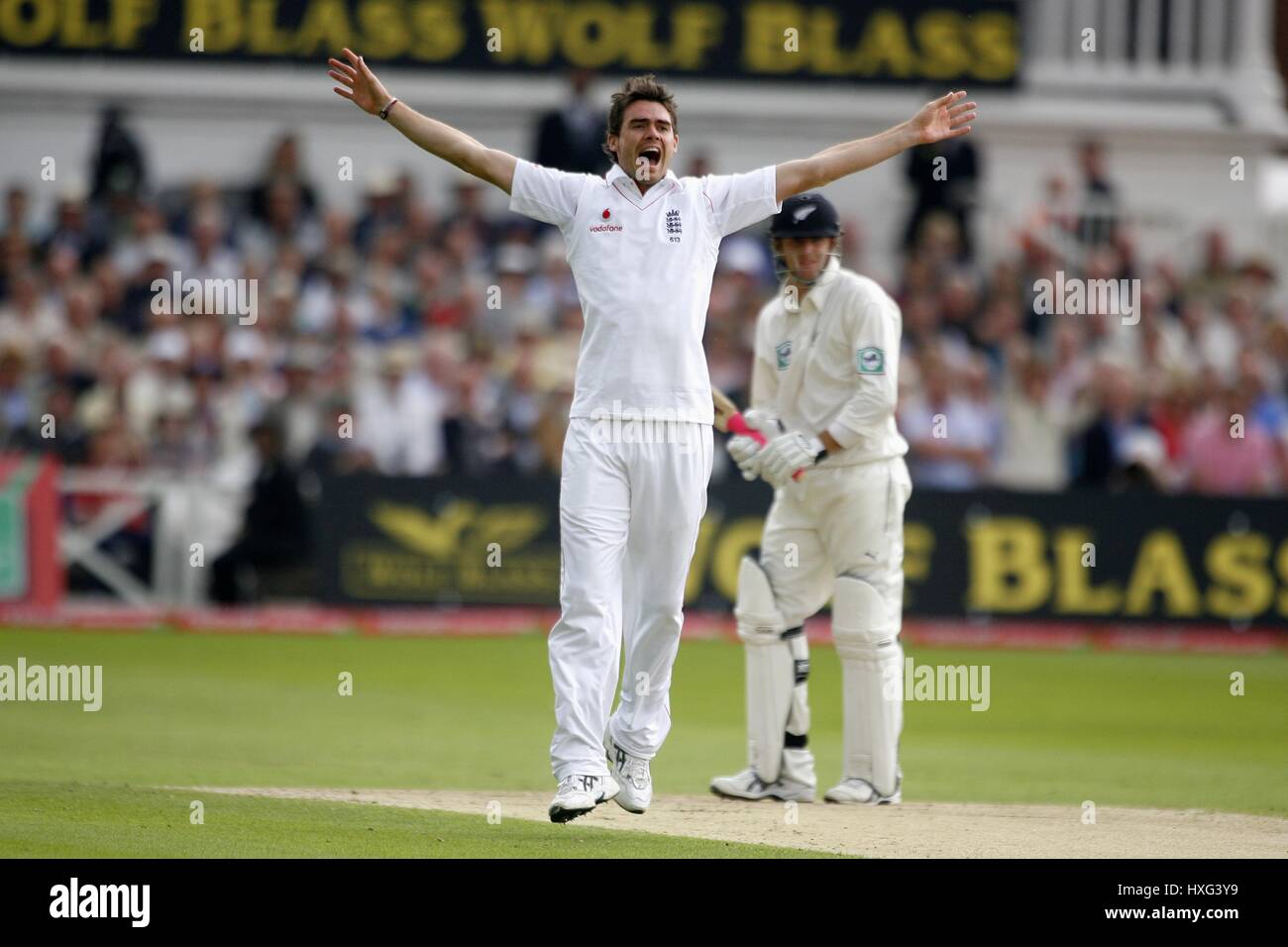James anderson england lancashire hi-res stock photography and images ...