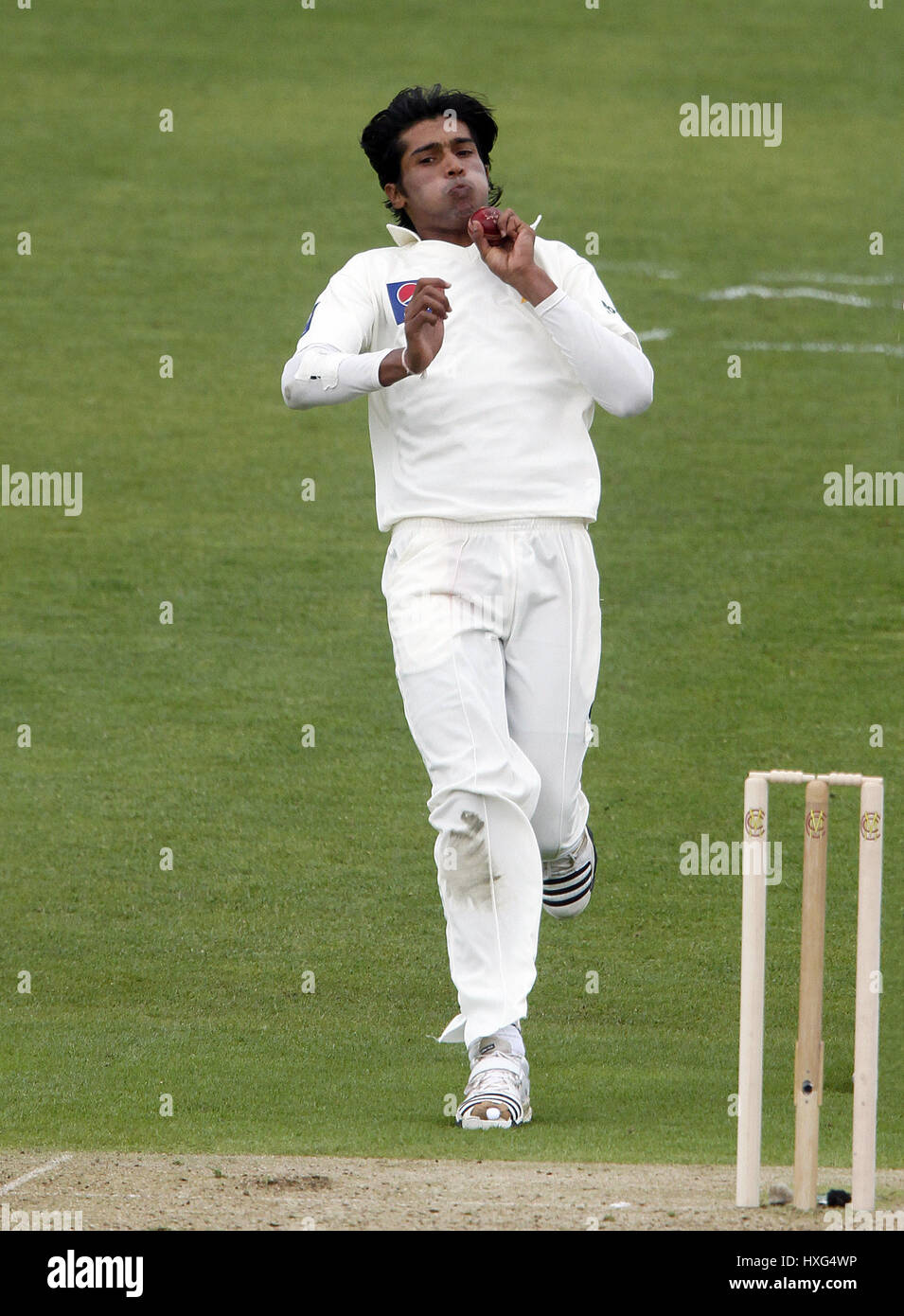 Cricket aamer hi-res stock photography and images - Alamy
