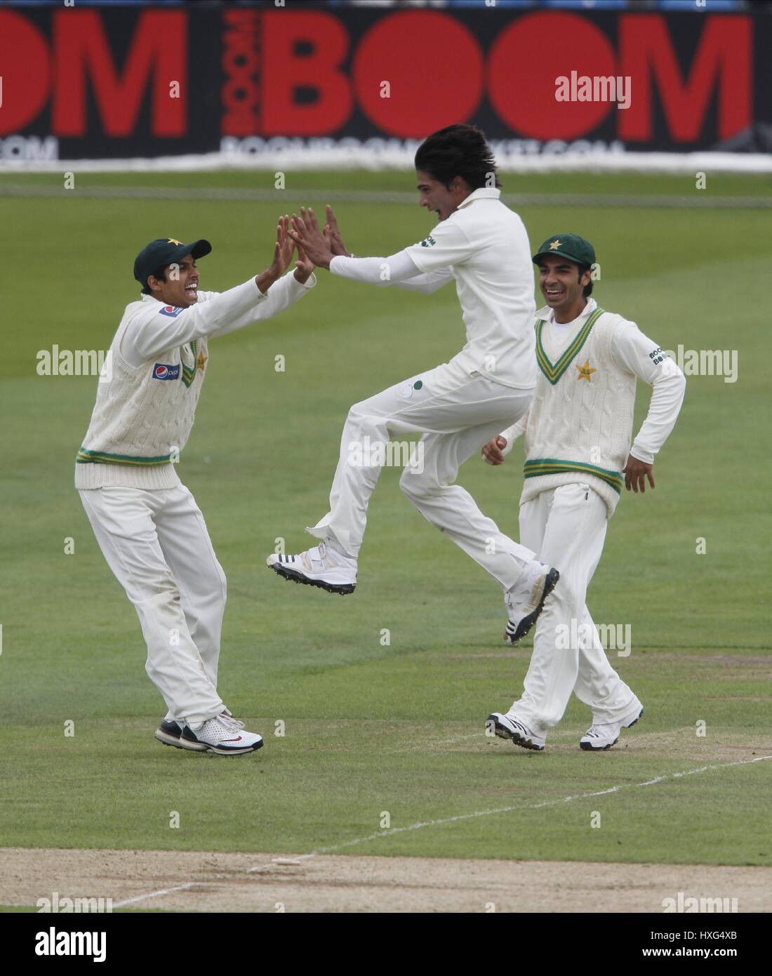 MOHAMMAD AAMER CELEBRATES THE PAKISTAN V AUSTRALIA HEADINGLEY LEEDS ...