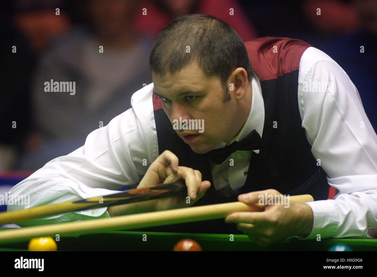 DAVE FINBOW ENGLAND BARBICAN CENTRE YORK 10 December 2001 Stock Photo ...