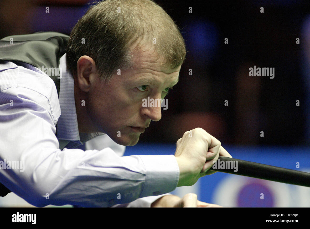 STEVE DAVIS EMBASSY WORLD CHAMPIONSHIPS BARBICAN CENTRE YORK ENGLAND 10 ...