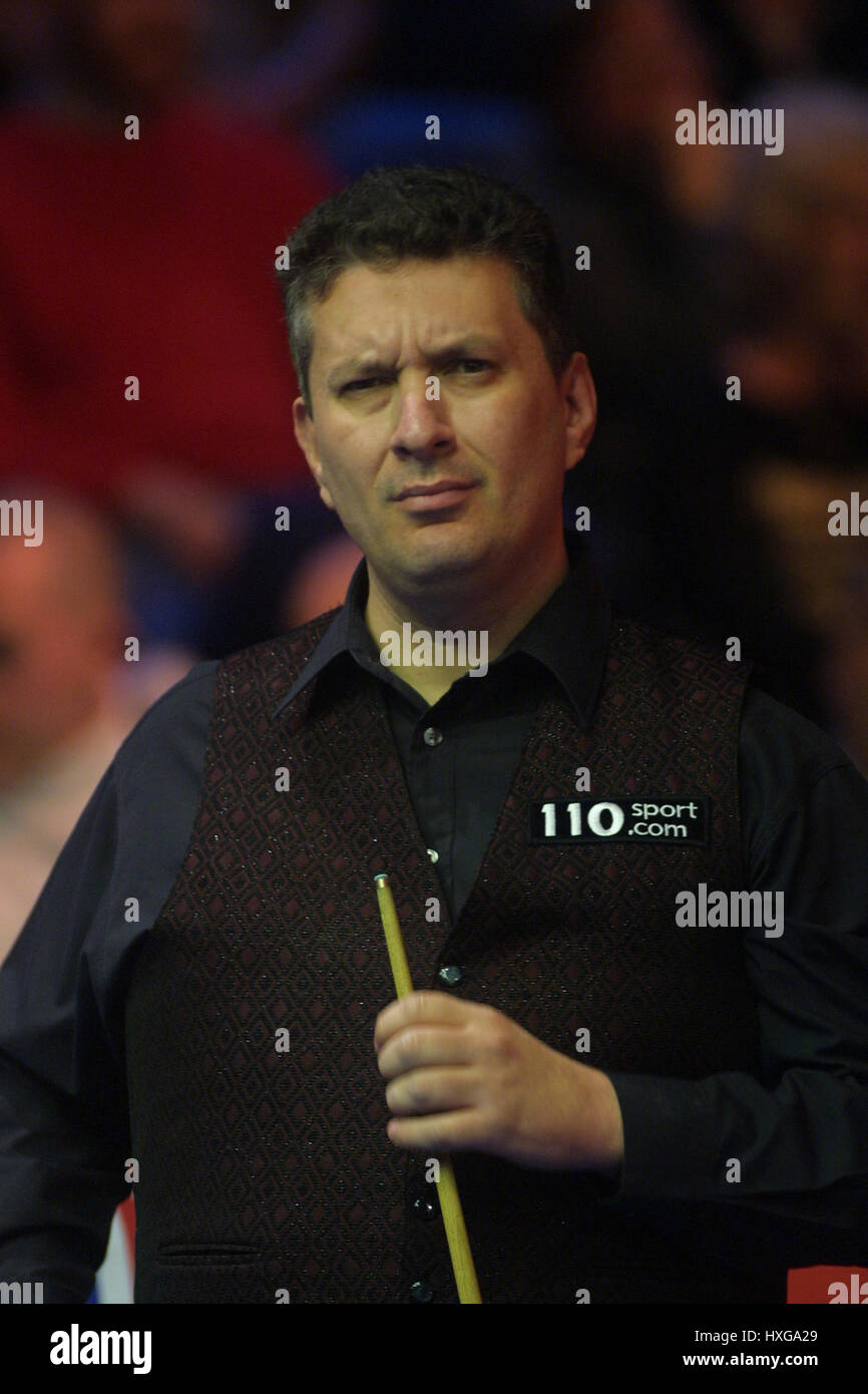 TONY DRAGO MALTA BARBICAN CENTRE YORK 09 December 2001 Stock Photo - Alamy