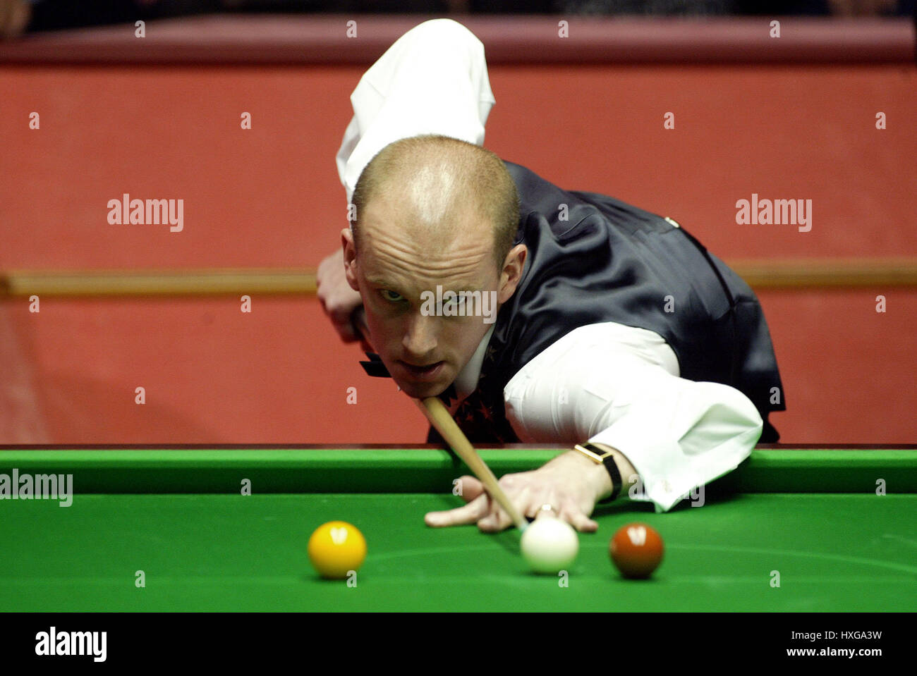 PETER EBDON ENGLAND SHEFFIELD SHEFFIELD 26 April 2002 Stock Photo - Alamy