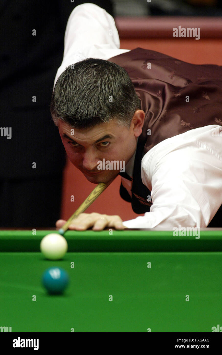 JOHN PARROTT ENGLAND 23 April 2002 Stock Photo - Alamy