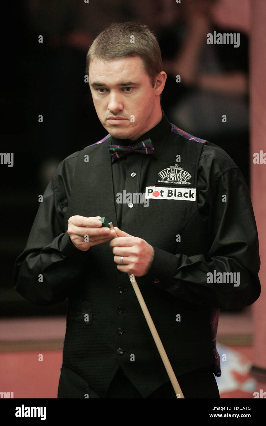 Stephen hendry cue hi-res stock photography and images - Alamy