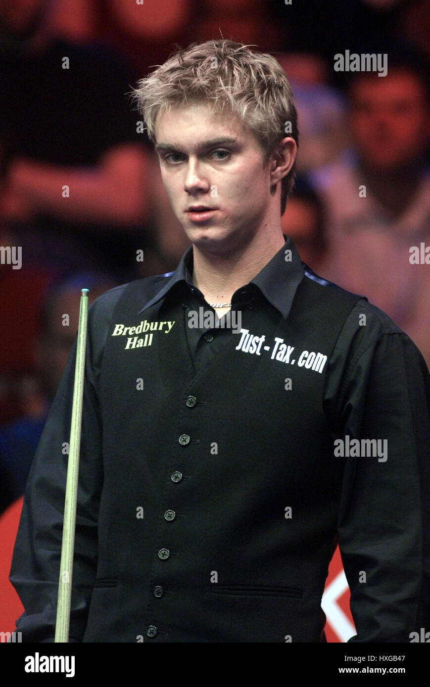 PAUL HUNTER ENGLAND BARBICAN CENTRE YORK 11 December 2001 Stock Photo ...