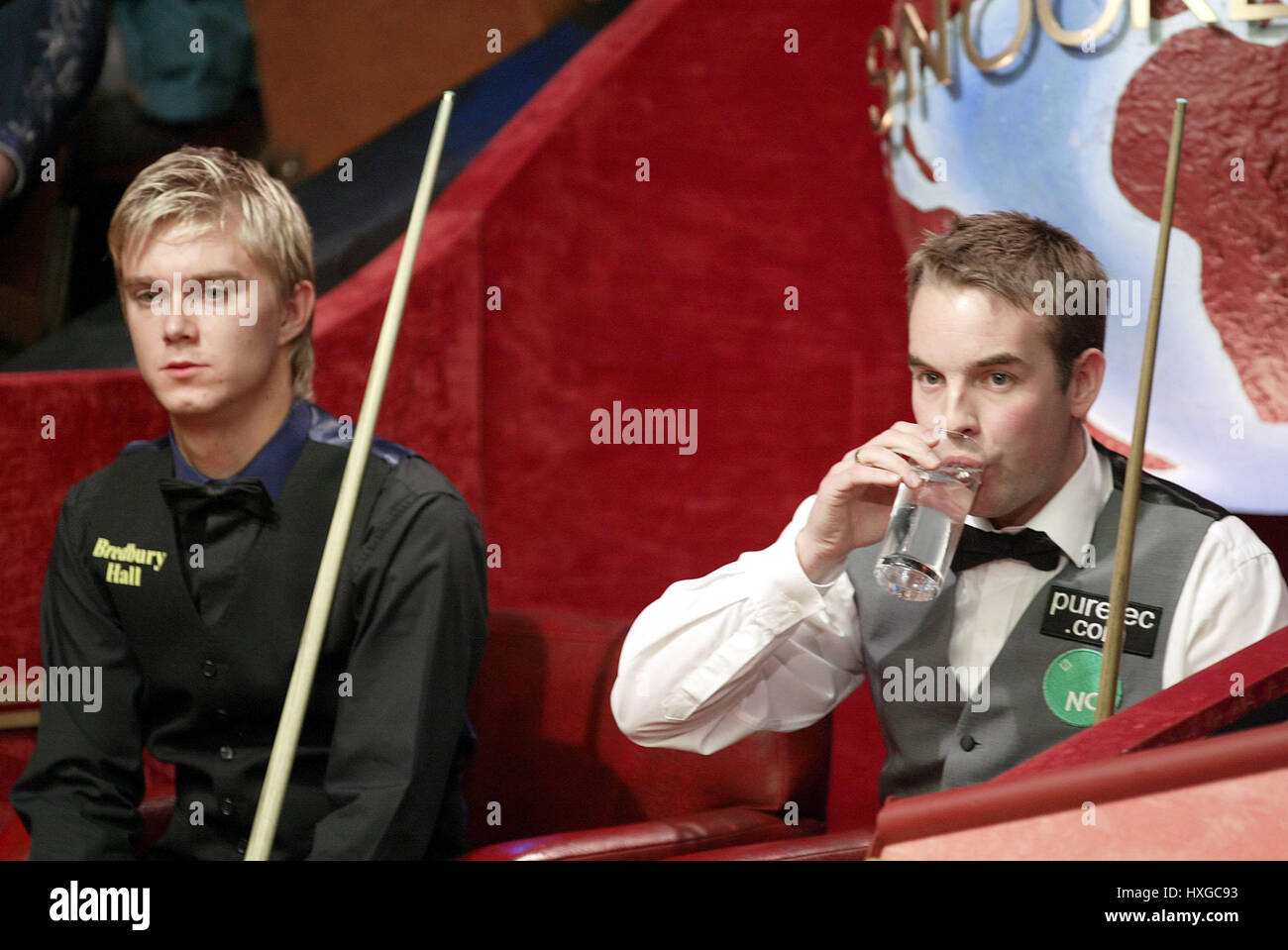 PAUL HUNTER & ALLISTER CARTER ENGLAND CRUCIBLE SHEFFIELD ENGLAND 24 ...