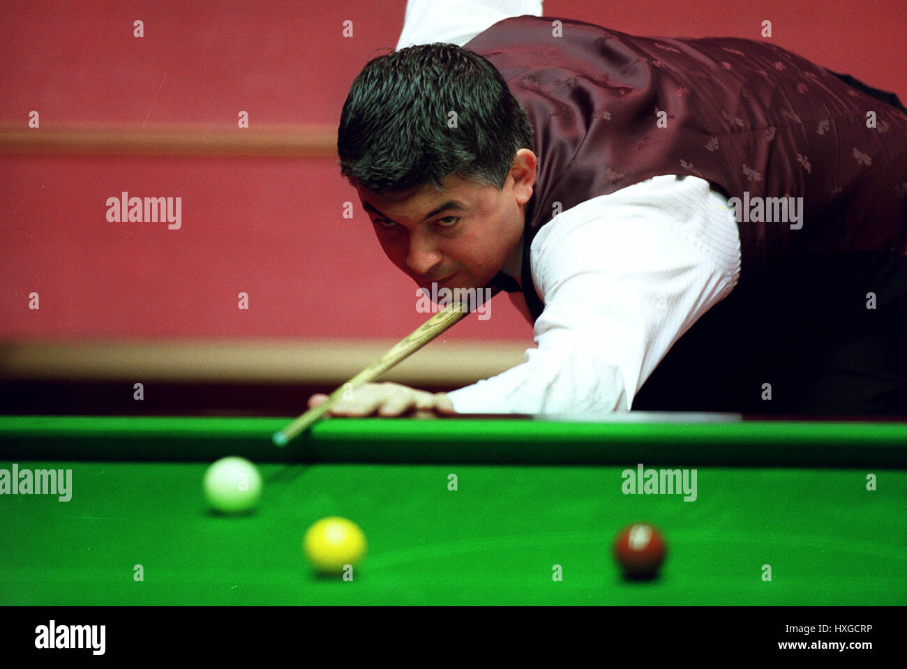 JOHN PARROTT ENGLAND 18 April 2000 Stock Photo - Alamy