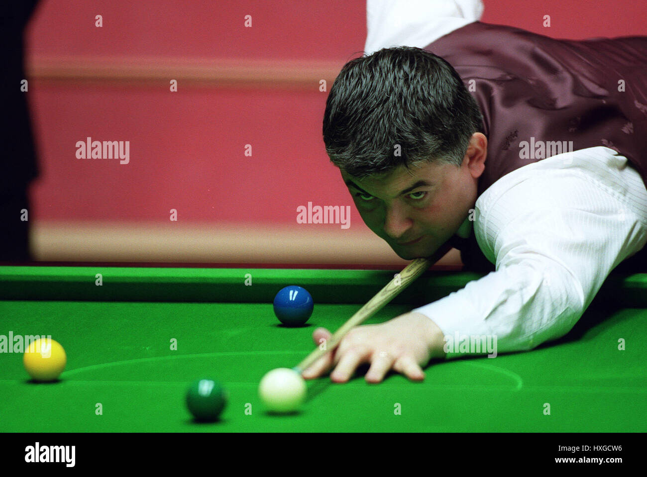 JOHN PARROTT EMBASSY WORLD CHAMPIONSHIPS 18 April 2000 Stock Photo - Alamy