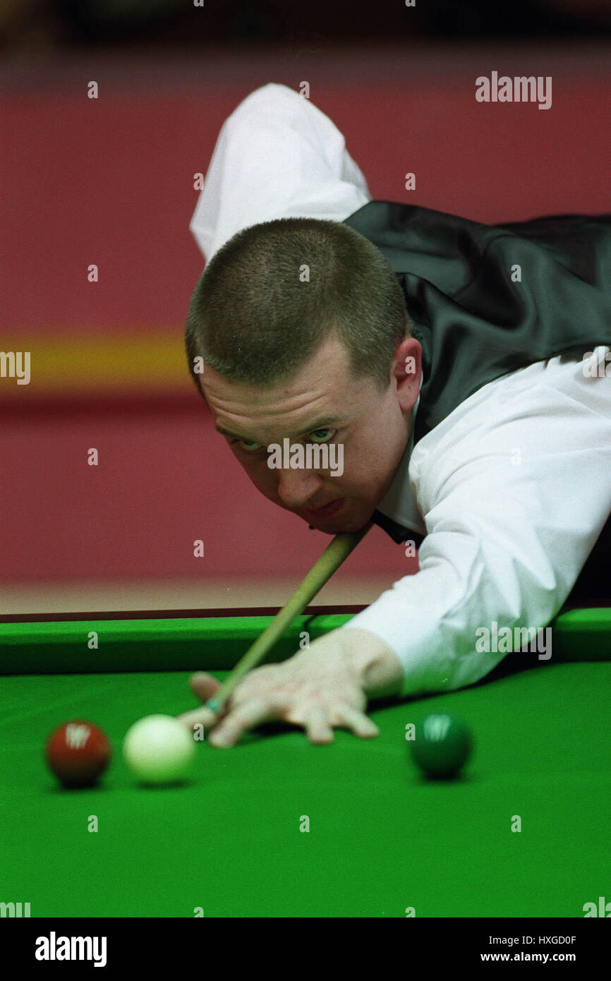 JOHN LARDNER EMBASSY WORLD CHAMPIONSHIPS 23 April 1999 Stock Photo - Alamy