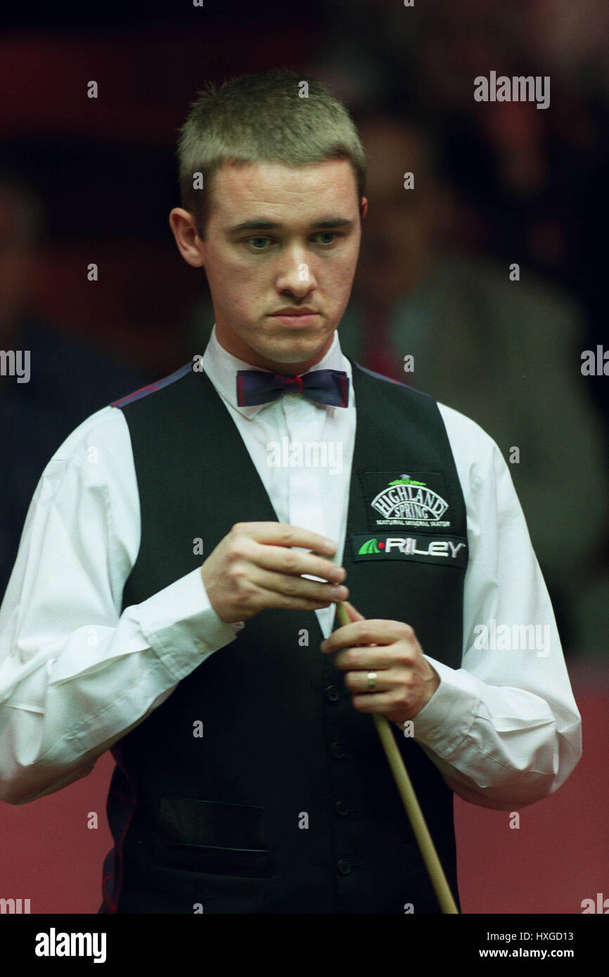 STEPHEN HENDRY EMBASSY WORLD CHAMPIONSHIPS 23 April 1999 Stock Photo ...