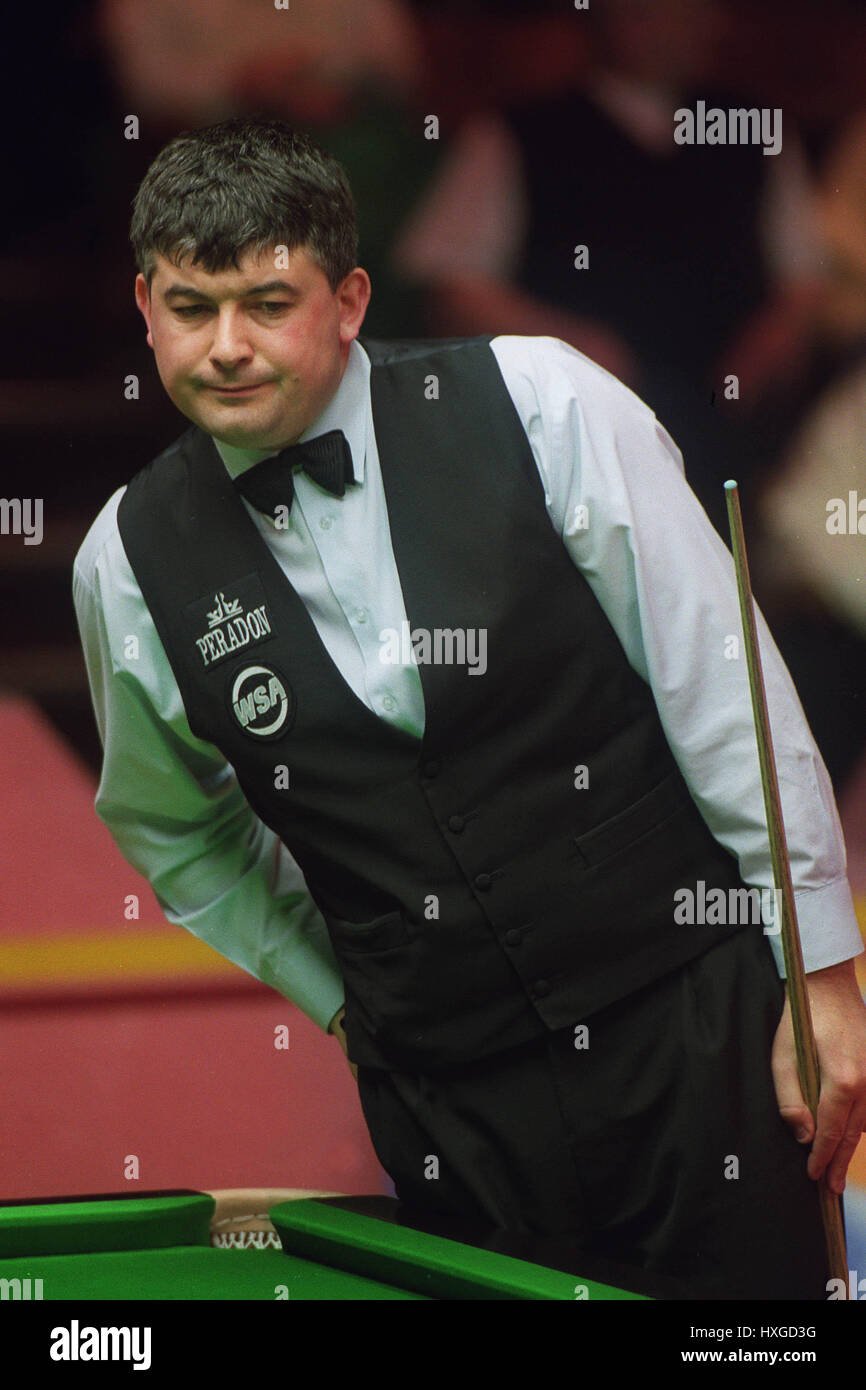 JOHN PARROTT EMBASSY WORLD CHAMPIONSHIPS 23 April 1999 Stock Photo - Alamy