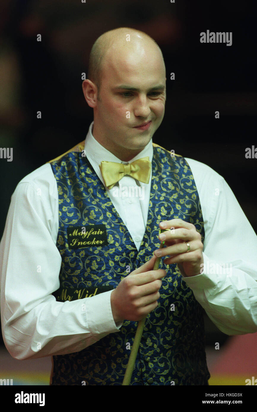 MARK KING EMBASSY WORLD CHAMPIONSHIPS 22 April 1999 Stock Photo - Alamy