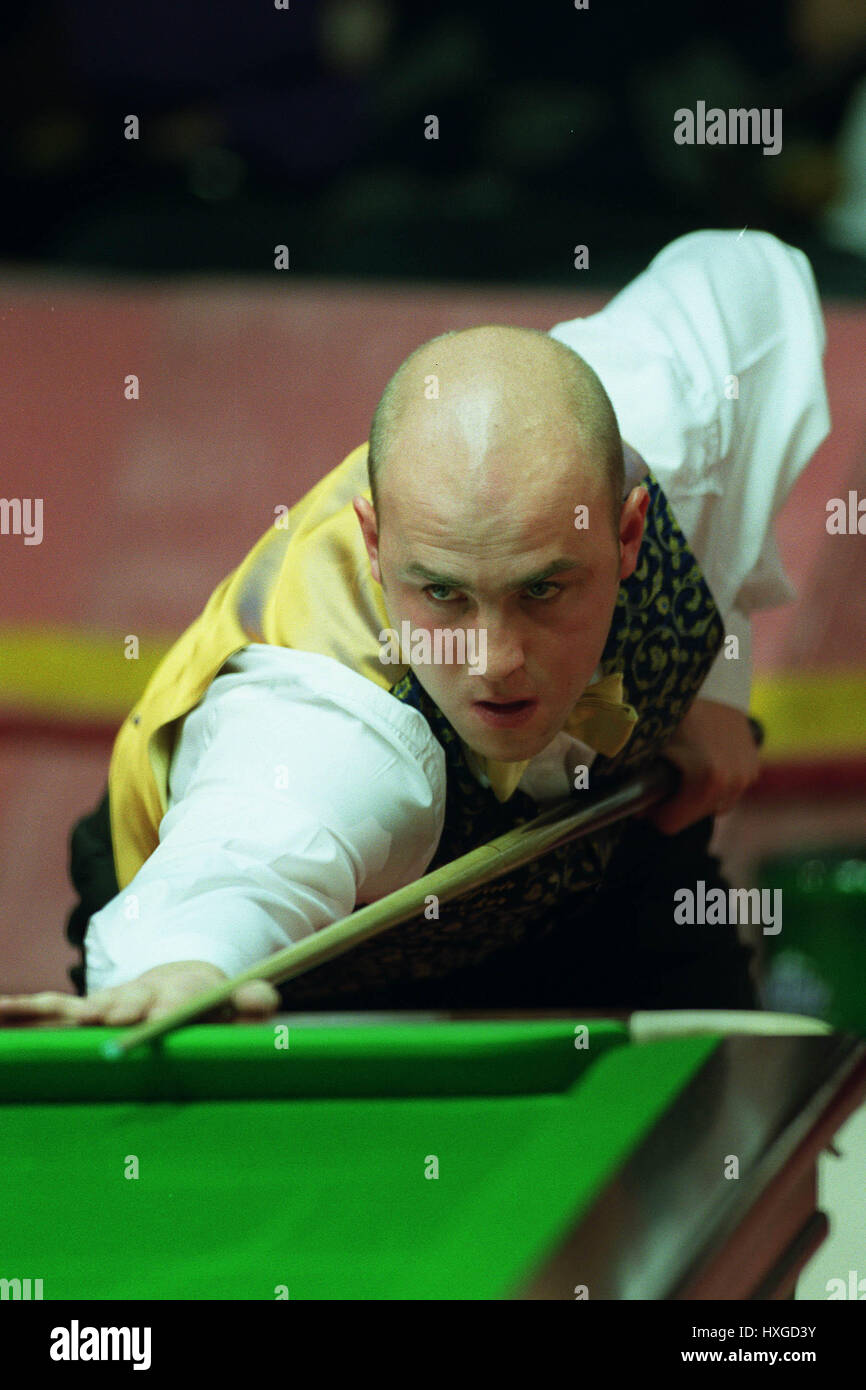 MARK KING EMBASSY WORLD CHAMPIONSHIPS 22 April 1999 Stock Photo - Alamy