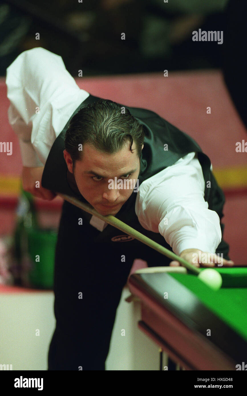 JOE PERRY EMBASSY WORLD CHAMPIONSHIPS 22 April 1999 Stock Photo - Alamy