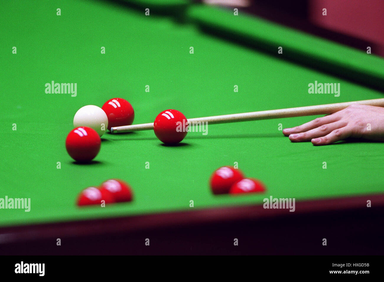 SNOOKER BALLS EMBASSY WORLD CHAMPIONSHIPS 21 April 1999 Stock Photo - Alamy