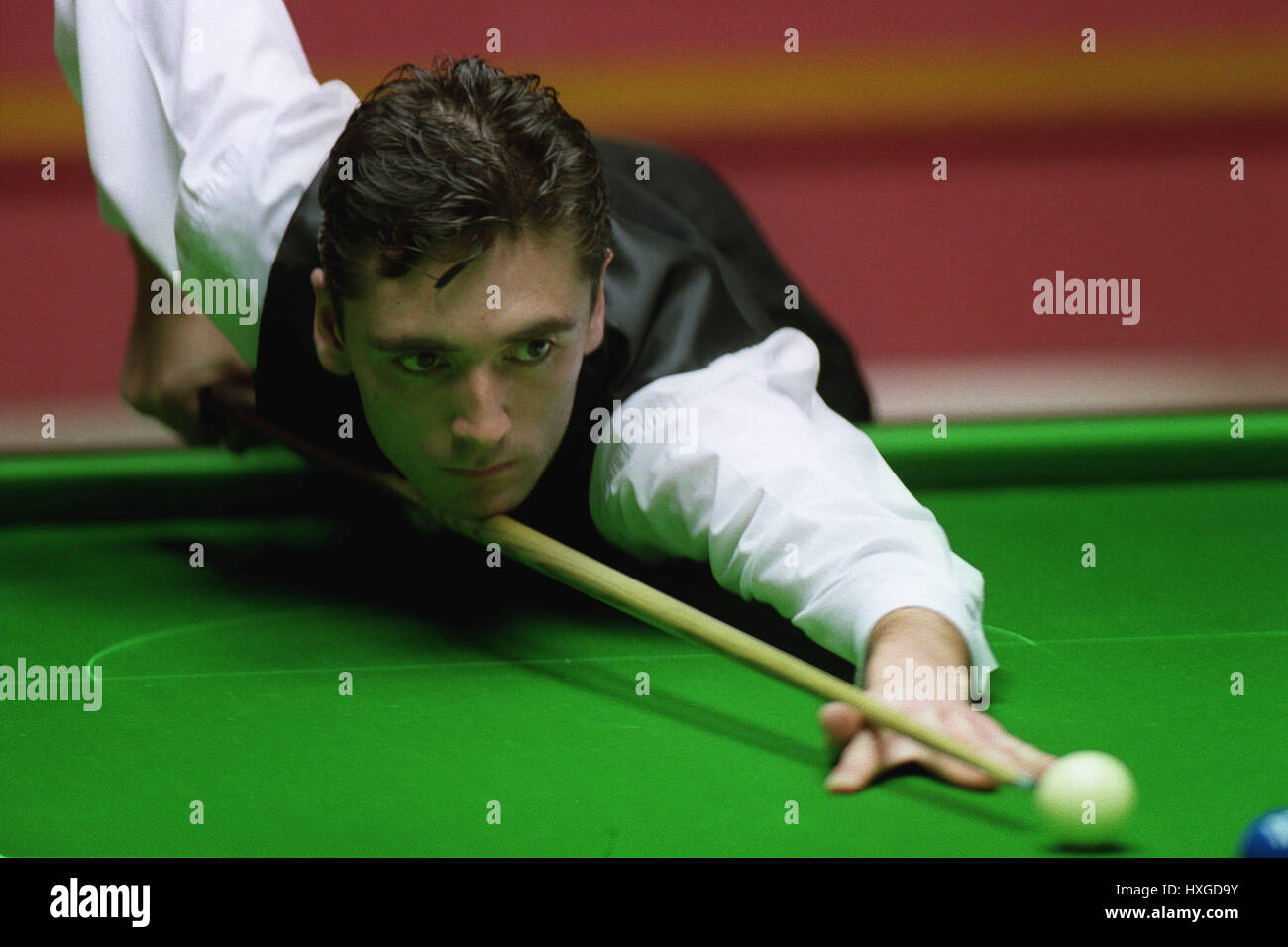 CHRIS SMALL EMBASSY WORLD CHAMPIONSHIPS 17 April 1999 Stock Photo - Alamy