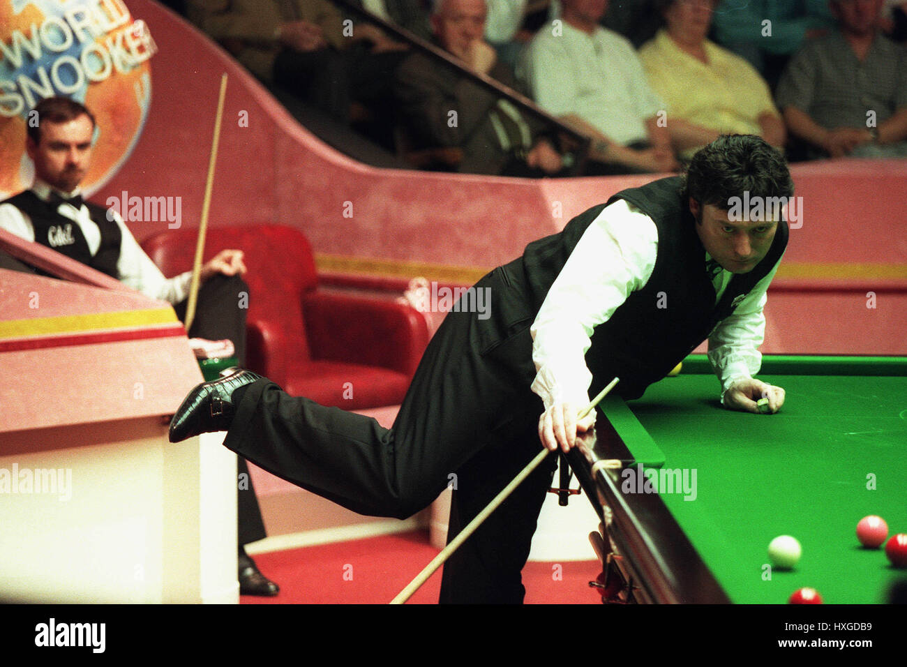 JIMMY WHITE EMBASSY WORLD CHAMPIONSHIPS 04 September 1998 Stock Photo ...