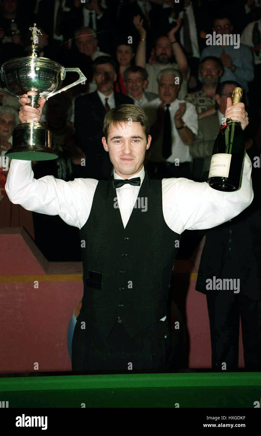 STEPHEN HENDRY EMBASSY WORLD CHAMPIONSHIP 06 May 1996 Stock Photo - Alamy